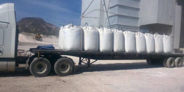 Foto plana con super sacos en planta - Lonestar Minerals